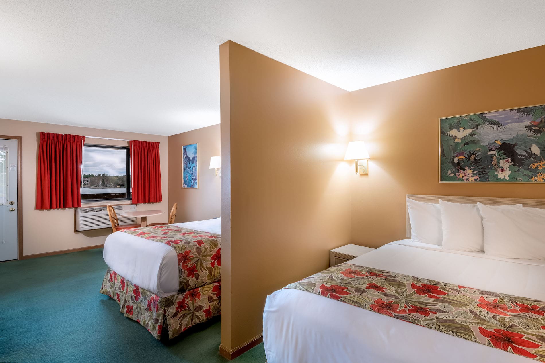 Rooms & Suites - Aloha Beach Resort Wisconsin Dells
