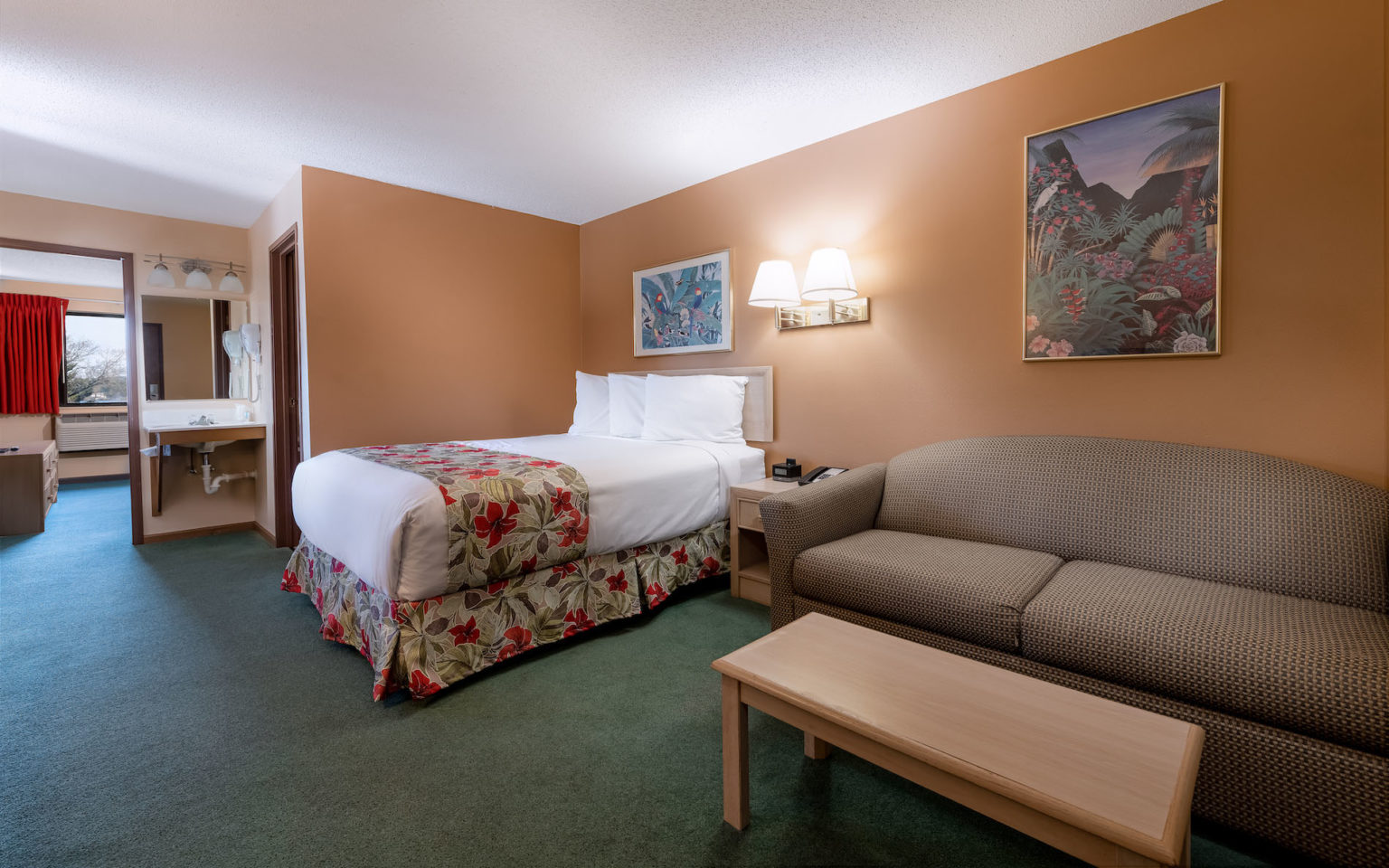 Rooms & Suites - Aloha Beach Resort Wisconsin Dells