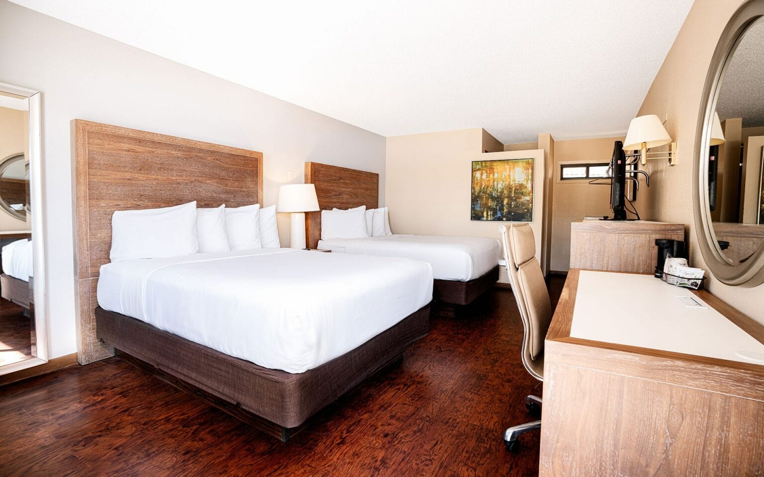 Rooms & Suites - Aloha Beach Resort Wisconsin Dells